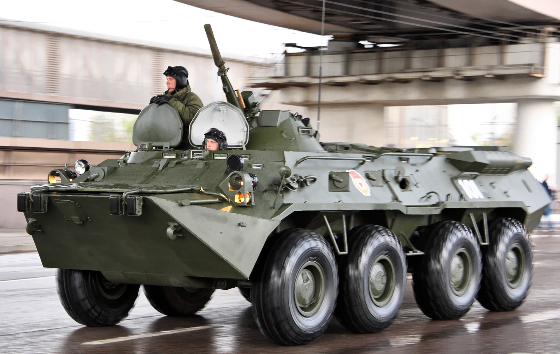 BTR-80 — The Military Database